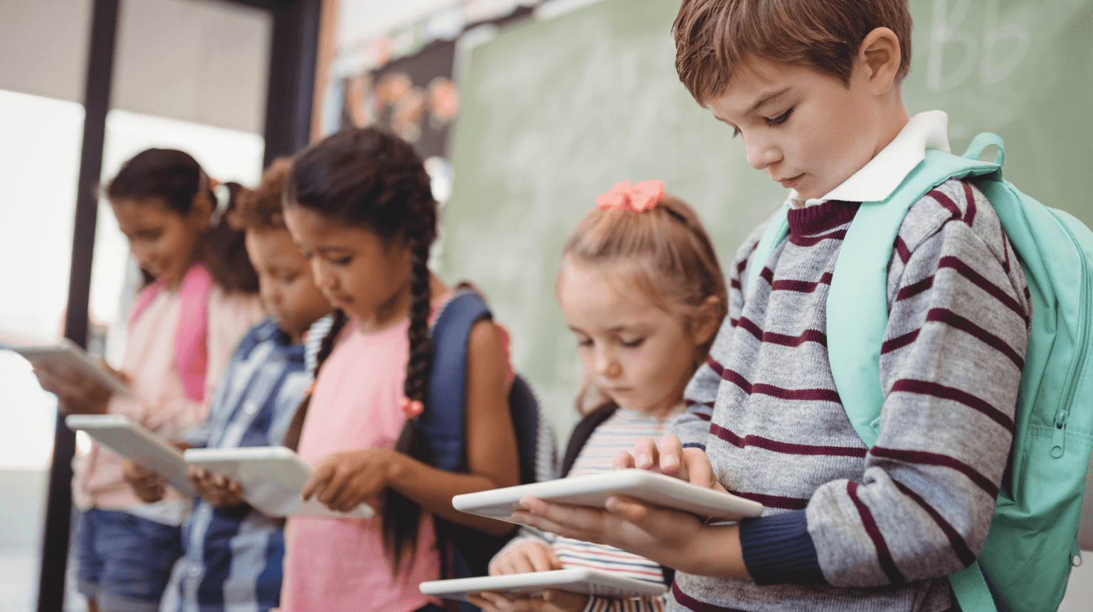 1:1 Technology in Schools: A Guide for Decision Makers